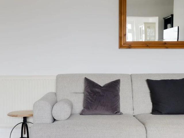 Apartment at Rodborough Road, Greater London