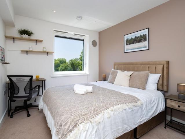 Apartment at Rodenhurst Road, Greater London