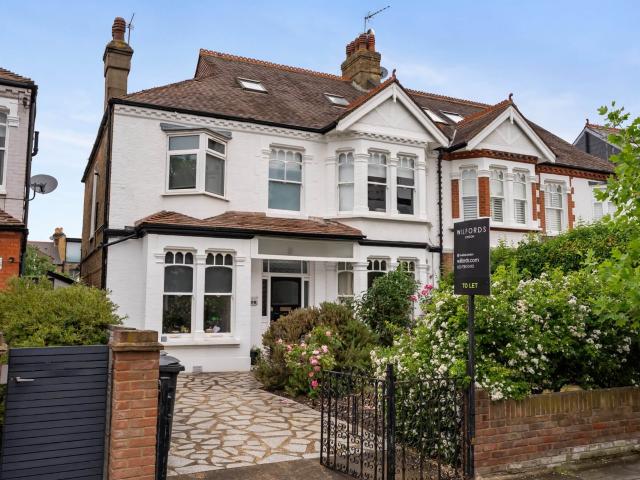 Apartment at Rodenhurst Road, Greater London