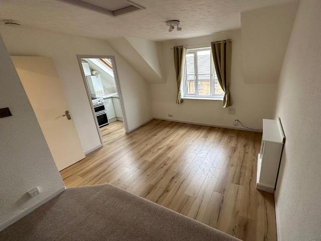 Apartment at Roff Avenue, Bedford