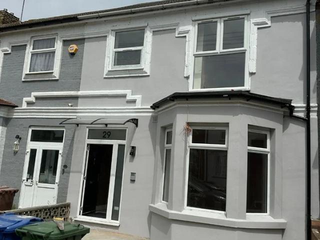 Apartment at Rogers Road, Grays