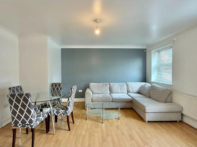 Apartment at Rogers Road, Greater London