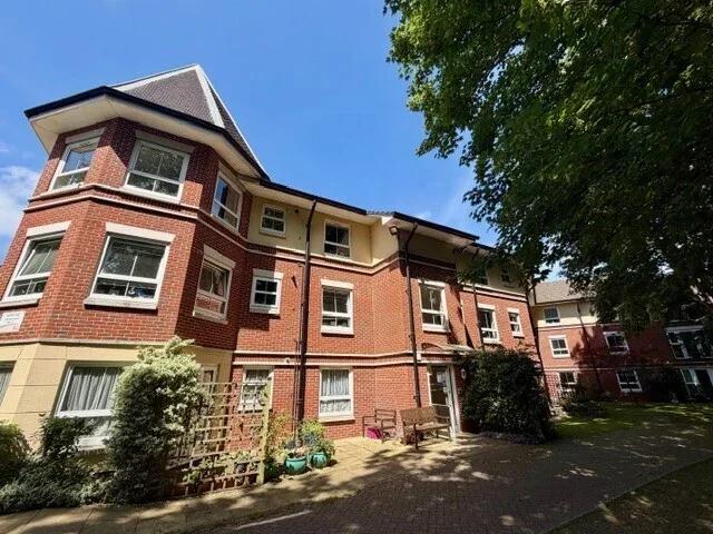 Apartment at Rollesbrook Gardens, Southampton