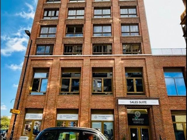 Apartment at Rollins Street, Greater London