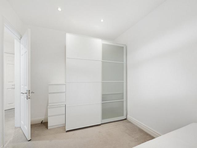 Apartment at Romney Mews, City of Westminster