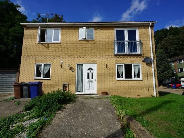 Apartment at Rookwood Close, Grays