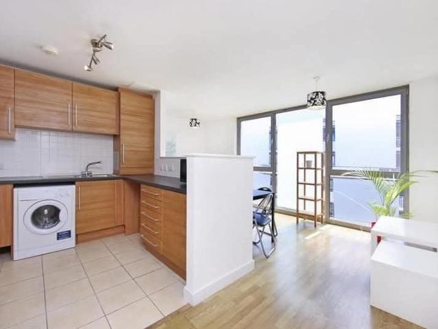 Apartment at Rope Walk Gardens, Greater London