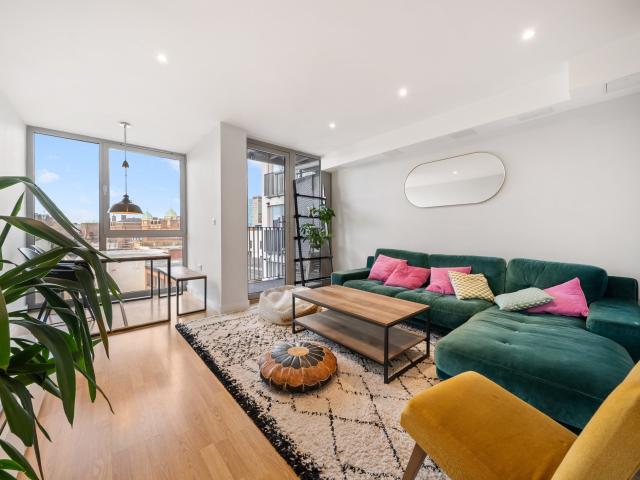 Apartment at Rope Walk Gardens, Greater London