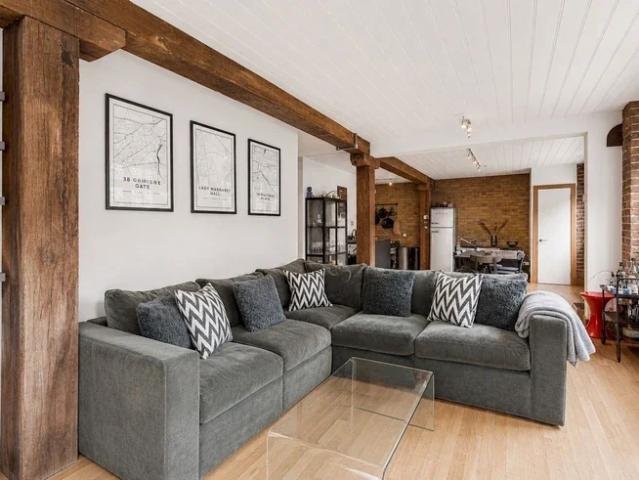 Apartment at Roper Lane, Greater London