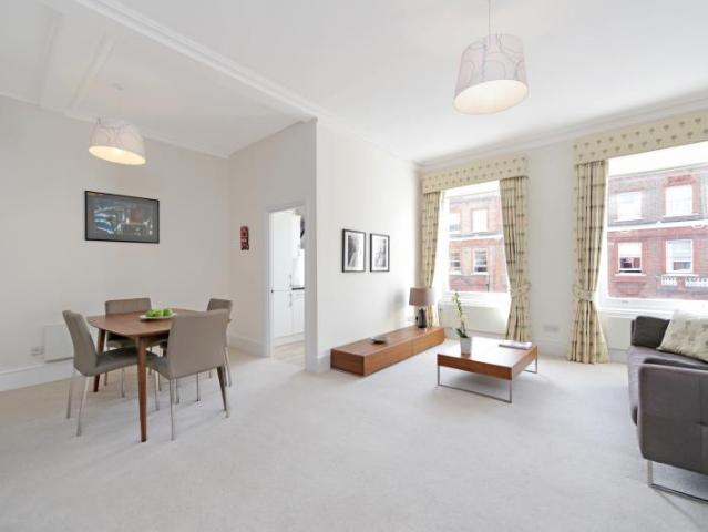 Apartment at Rosary Gardens, Greater London