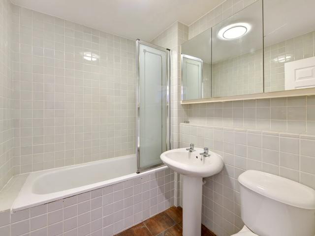 Apartment at Rosary Gardens, Greater London