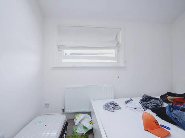 Apartment at Rosaville Road, Greater London
