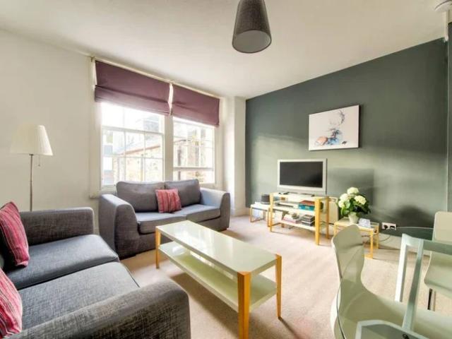 Apartment at Rose Street South Lane, City of Edinburgh