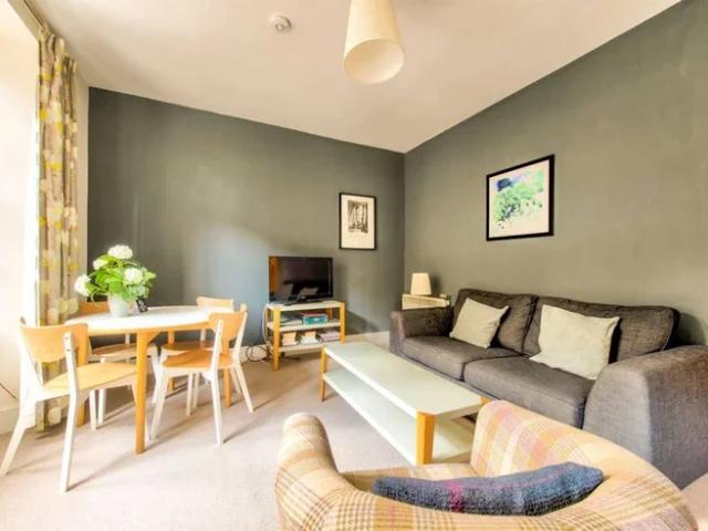 Apartment at Rose Street South Lane, City of Edinburgh