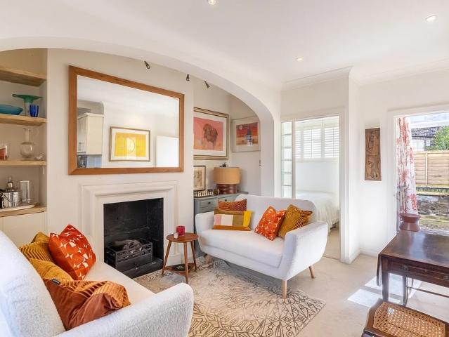 Apartment at Rosemoor Street, Greater London