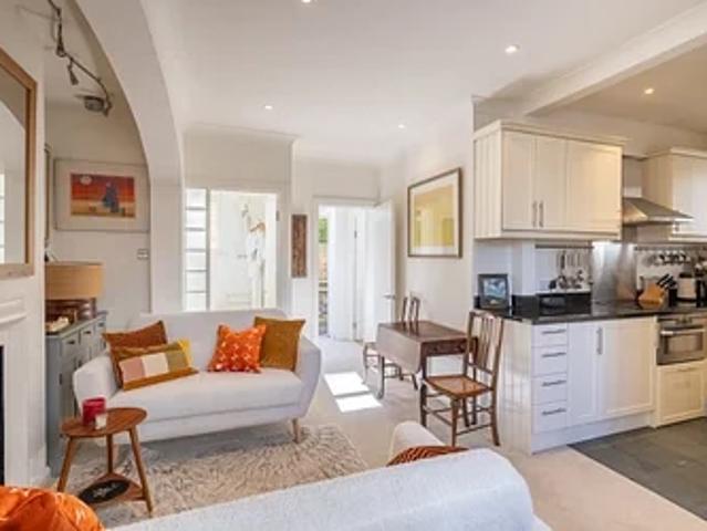 Apartment at Rosemoor Street, Greater London