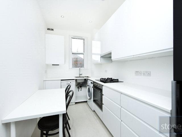 Apartment at Rosemont Road, Greater London