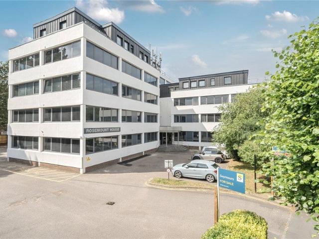 Apartment at Rosemount Avenue, Woking