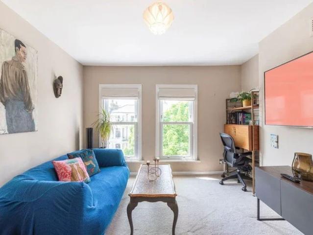 Apartment at Rosendale Road, Greater London