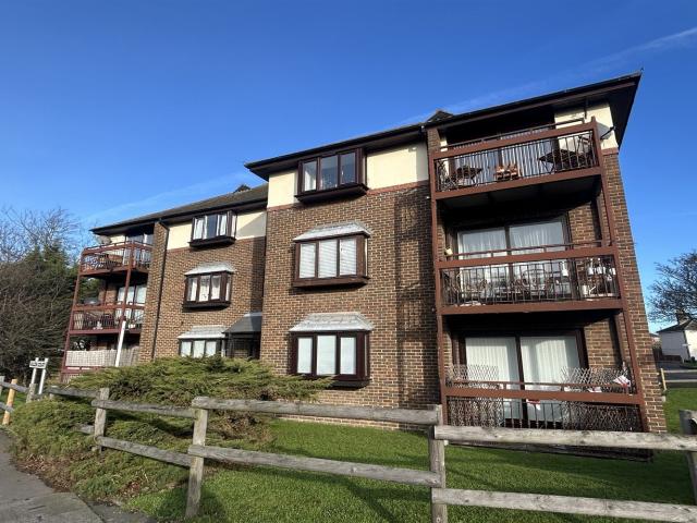 Apartment at Rosewood Lane, Southend on Sea
