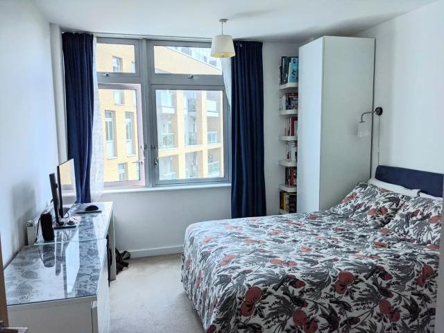 Apartment at Ross Way, Greater London