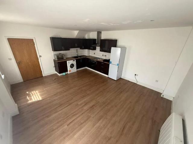 Apartment at Rosslyn Crescent, Greater London