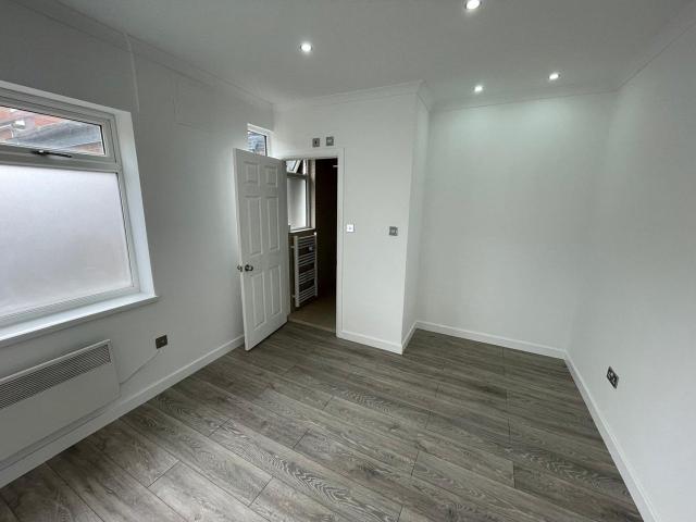 Apartment at Rosslyn Crescent, Greater London