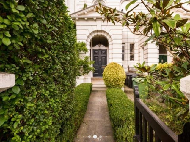 Apartment at Rosslyn Hill, Greater London