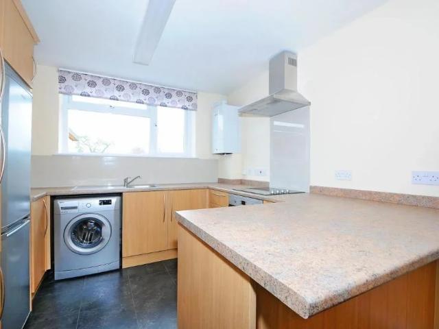 Apartment at Ratcliffe Close, Greater London