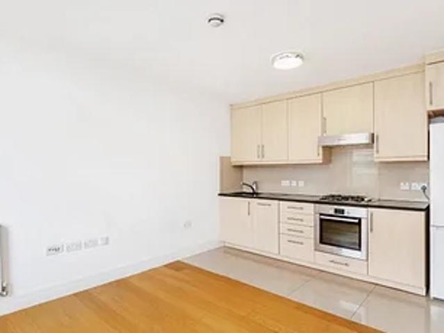 Apartment at Rathgar Avenue, Greater London