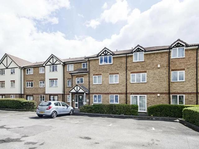 Apartment at Raven Close, Greater London