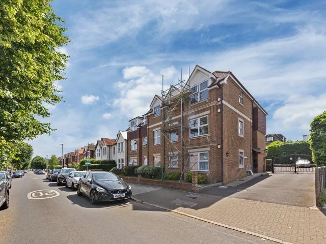 Apartment at Ravenscroft Road, Greater London