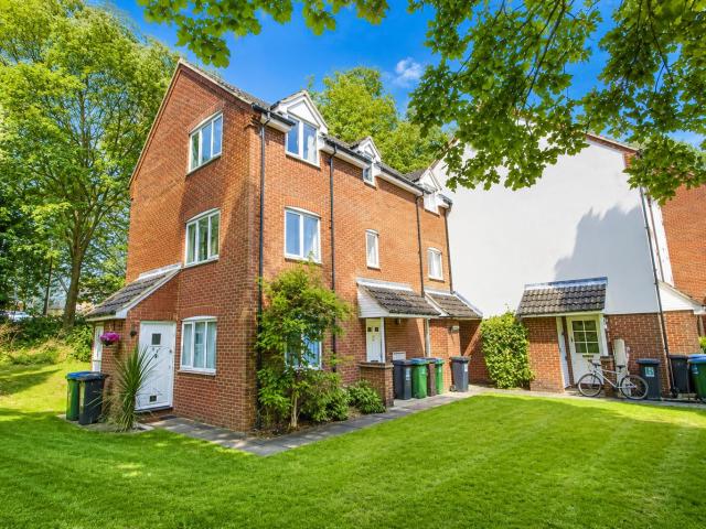 Apartment at Ravenscroft, Watford