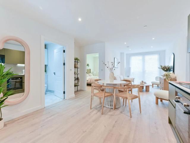 Apartment at Ravensbury Terrace, Greater London