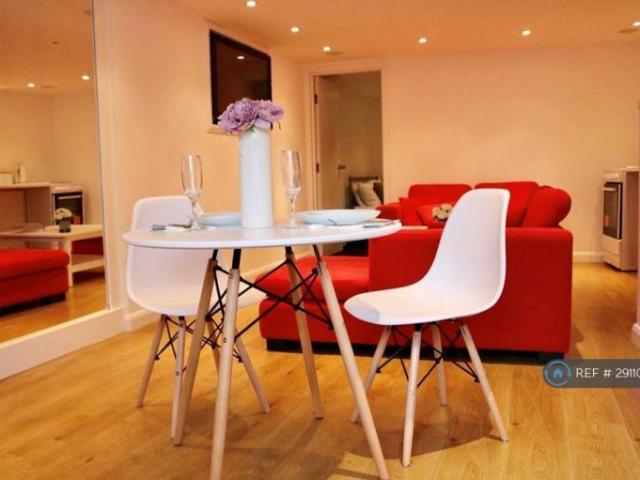 Apartment at Ravensbury Road, Greater London