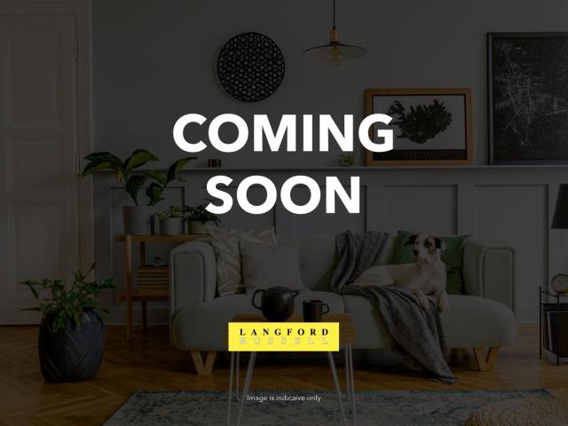 Apartment at Ravenshill, Greater London