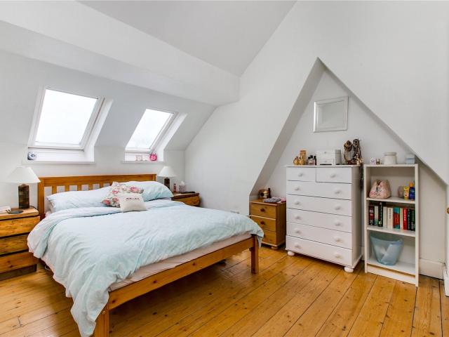 Apartment at Ravenslea Road, Greater London