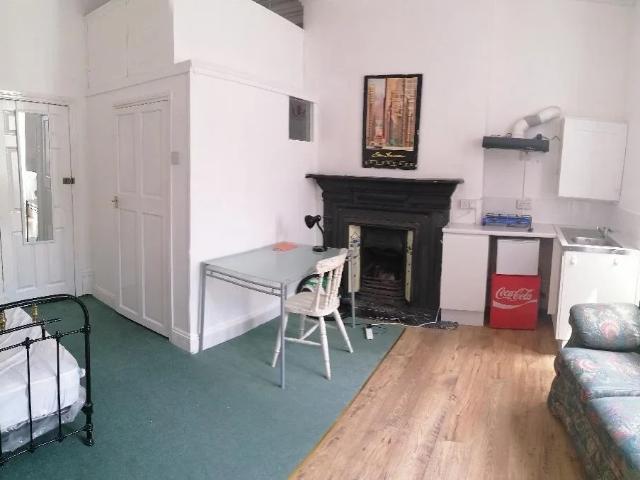 Apartment at Ravenswood Road, Bristol