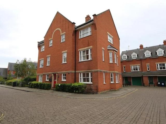 Apartment at Ravensworth Gardens, Cambridge