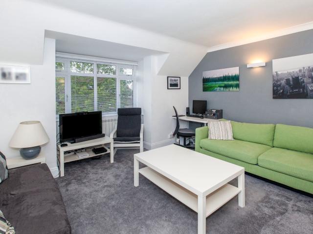 Apartment at Ray Park Avenue, Maidenhead