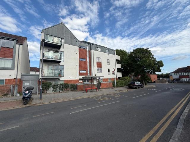 Apartment at Rayners Lane, Greater London