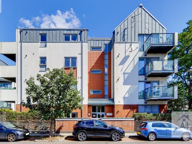 Apartment at Rayners Lane, Greater London