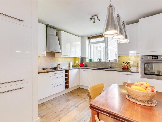 Apartment at Rayner's Road, Greater London