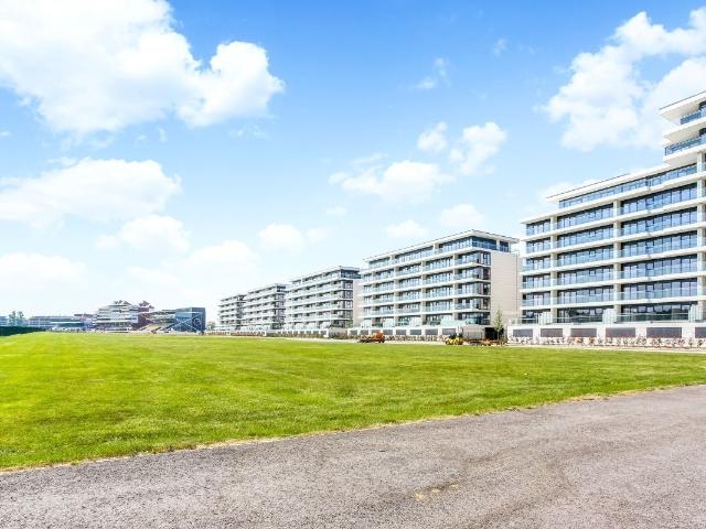 Apartment at Racecourse Road, Greenham