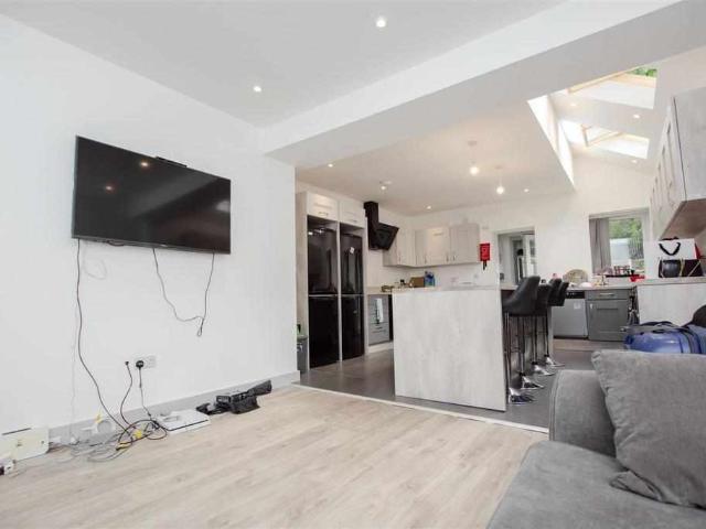 Apartment at Raddlebarn Road, Birmingham