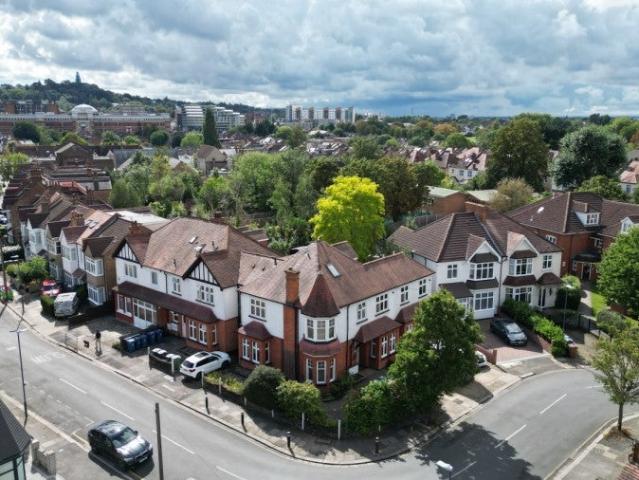 Apartment at Radnor Road, Greater London