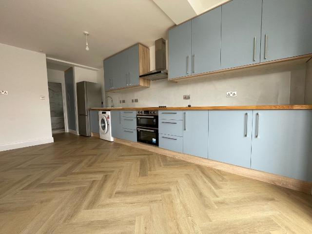 Apartment at Radnor Road, Greater London