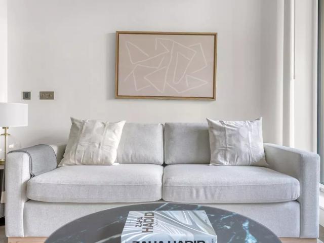 Apartment at Radnor Terrace, Greater London