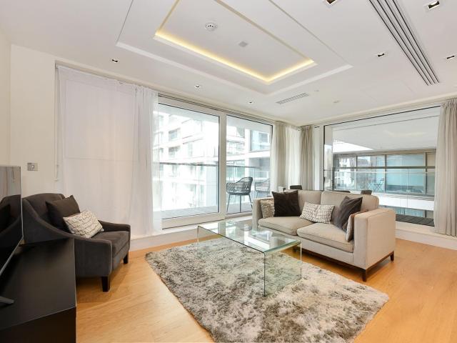 Apartment at Radnor Terrace, Greater London