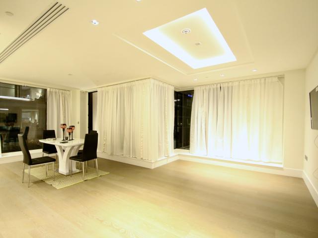 Apartment at Radnor Terrace, Greater London